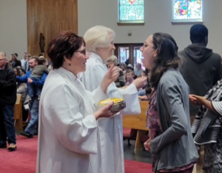 Extraordinary Ministers of Holy Communion - Saint Joseph Catholic ...