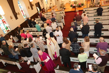 Bishop McManus makes fourth Jubilee pilgrimage – to St. Matthew Church ...